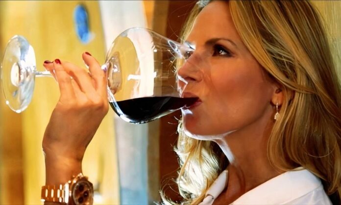 Savanna Samson - 10 Cose da Sapere sulla Pornostar produttrice di Vino